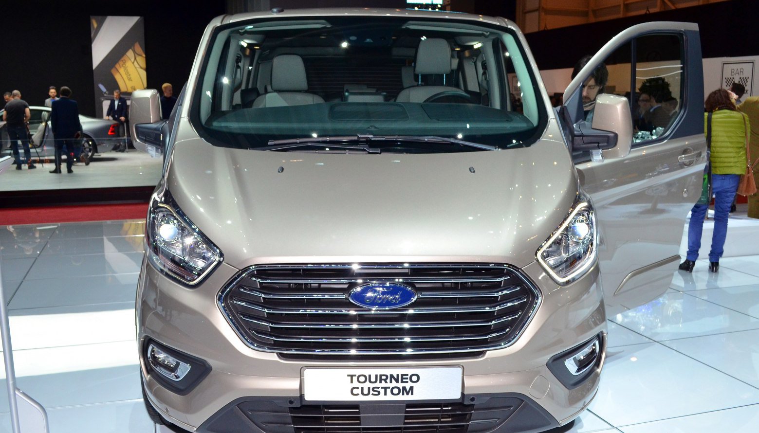 Ford Tourneo Custom technical specifications and fuel economy